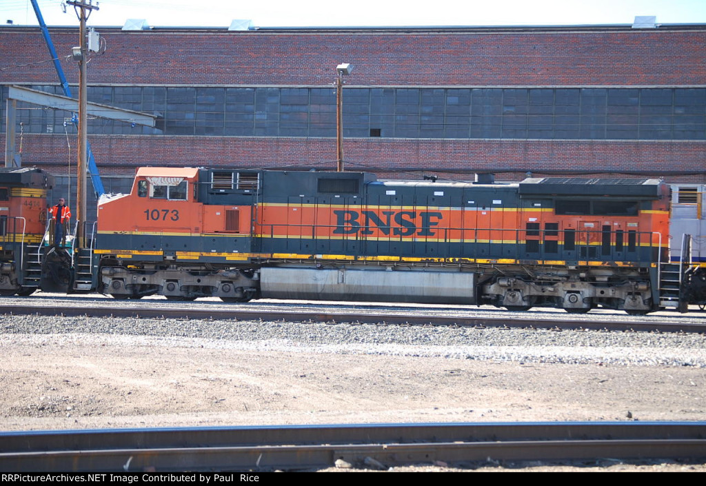 BNSF 1073
